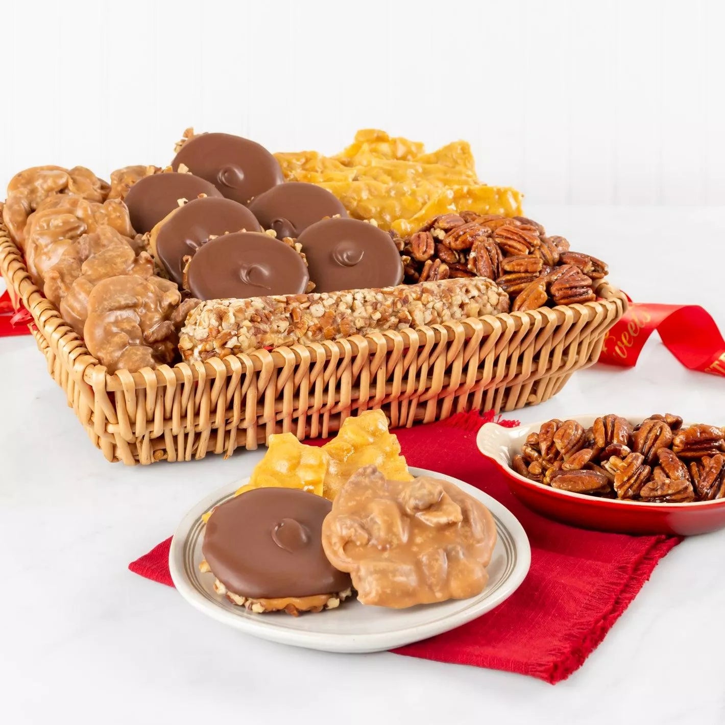 Grab Basket Serves 10-12 – River Street Sweets®