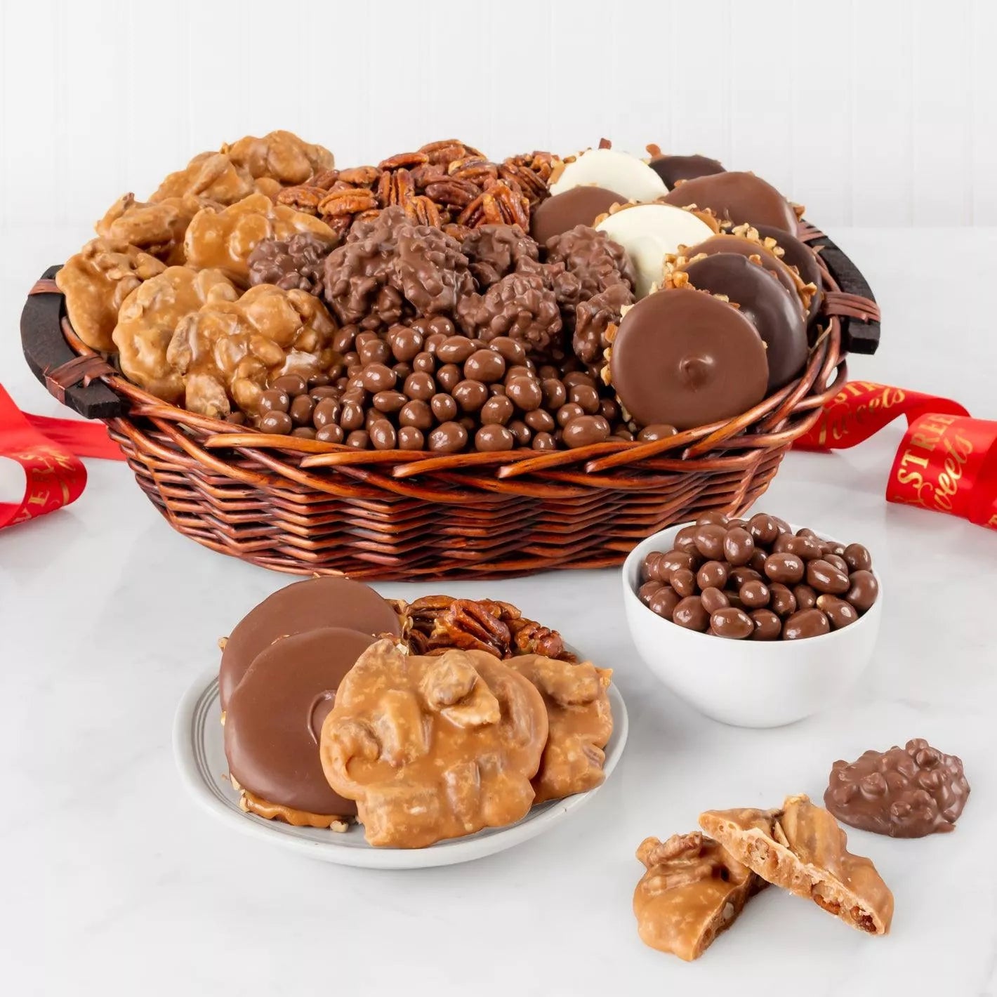 Office Party Basket 14-16 Person – River Street Sweets®